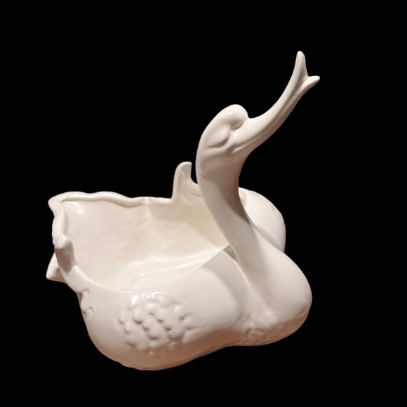 Hull Pottery | Accents | Vintage White Swan Hull Art Pottery 23 Usa ...